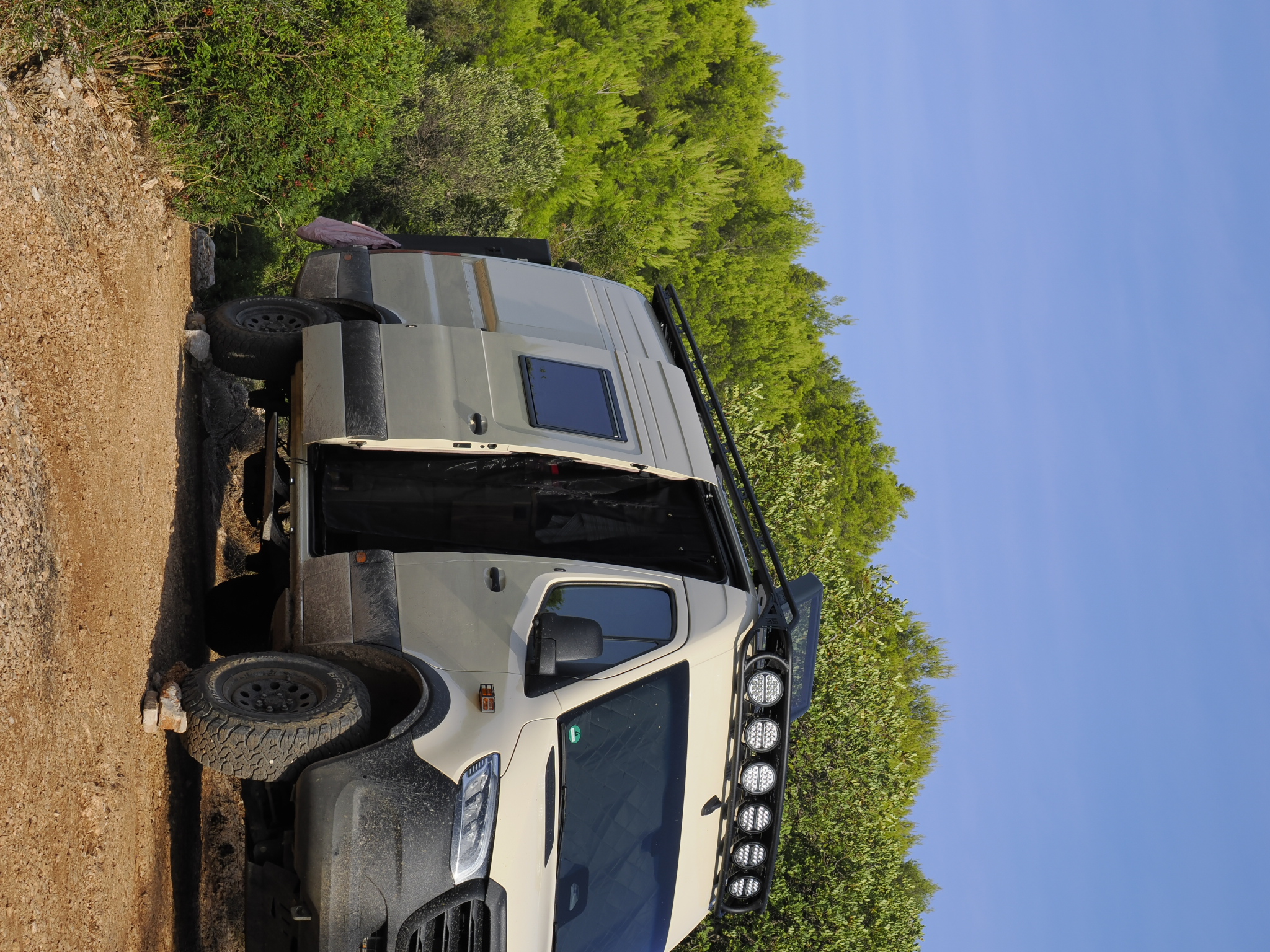 4x4 Offroad Mercedes Sprinter 907 4,4T - explorer Magazin